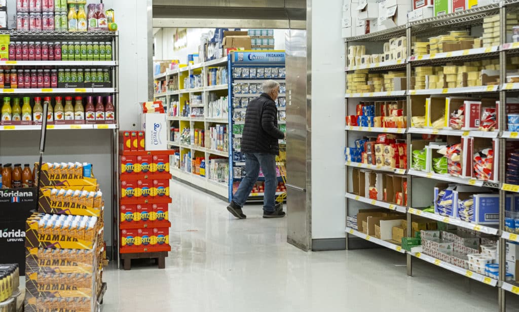 Inflation in Iceland Continues to Decline