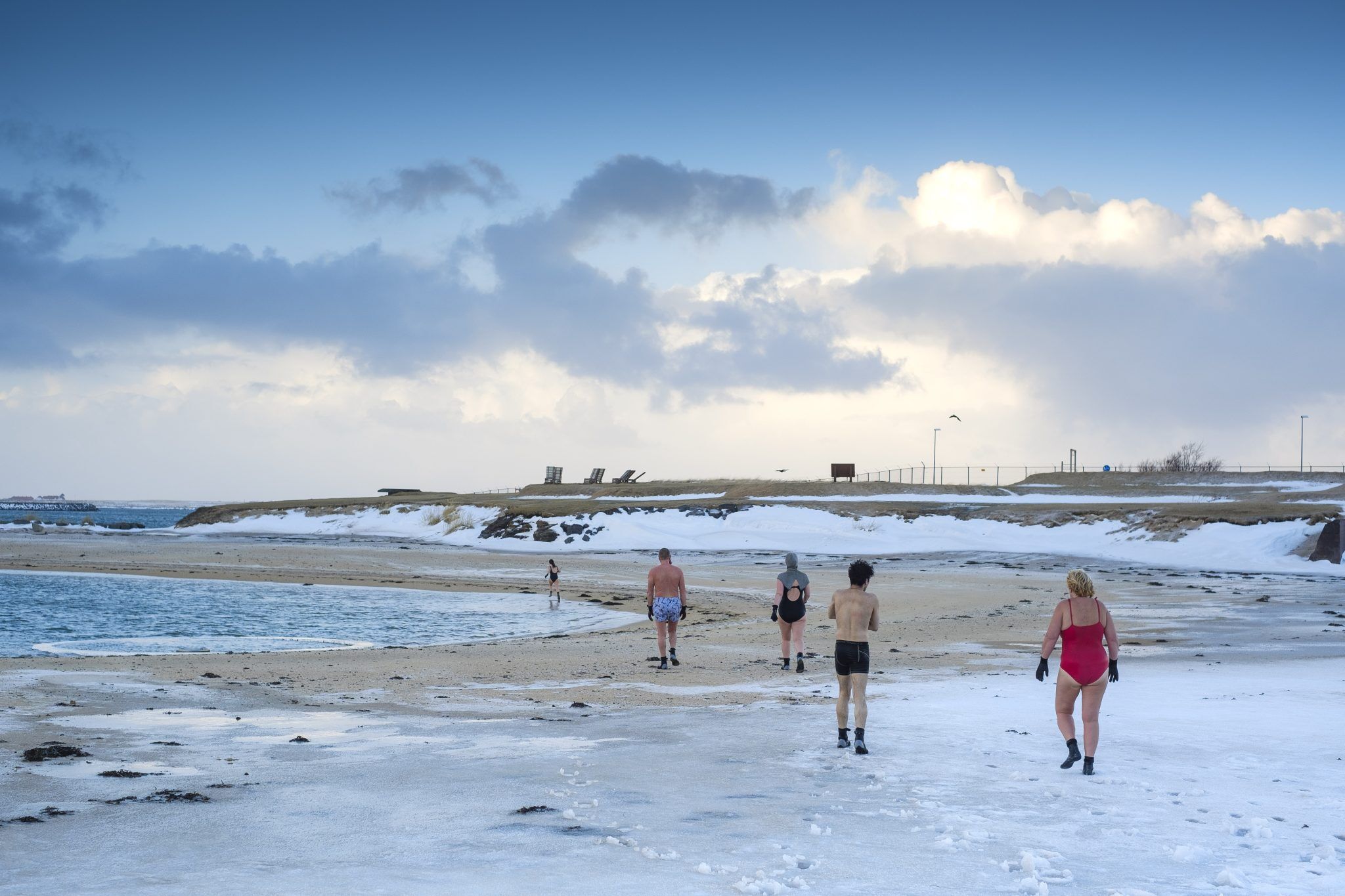 Cold Weather and Easterly Winds Set to Last Across Iceland