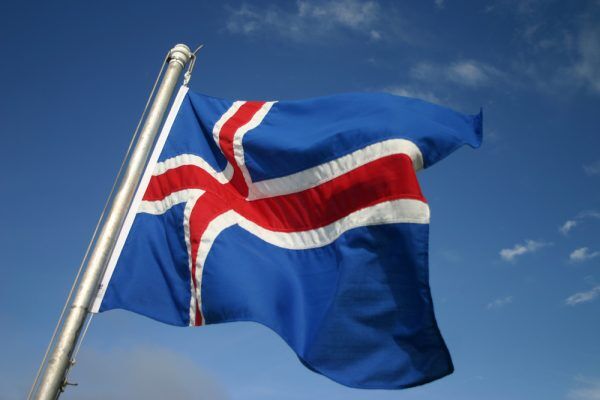 Reykjanesbær Asks All Institutions to Fly the Icelandic Flag All Summer
